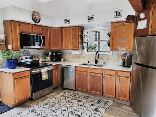 2 Br, 1 bath, Single Family 529 Clark St