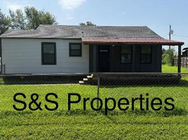 2 Br, 1 bath, Single Family 5308 W 12th St