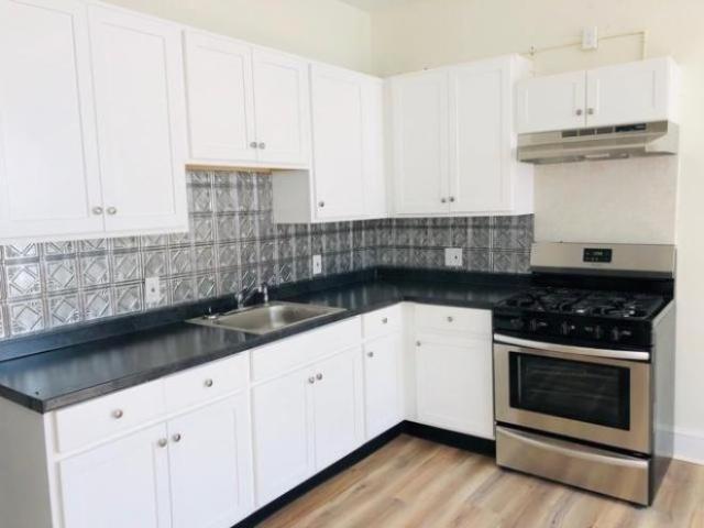 2 Br, 1 bath, Single Family 530 Elm St