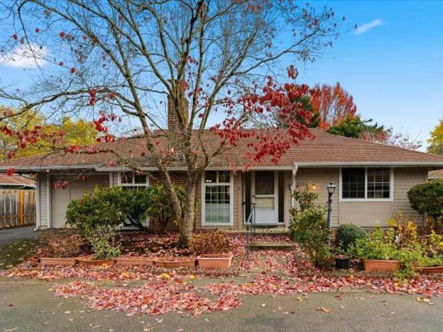 2 Br, 1 bath, Single Family 5330 Southwest Mayfair Court