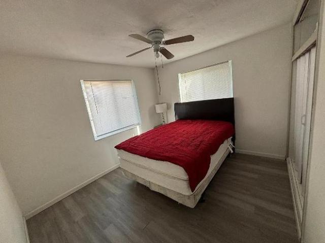 2 Br, 1 bath, Single Family 6420 Oak St