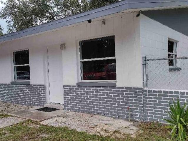 2 Br, 1 bath, Single Family 6477 146th Ave N