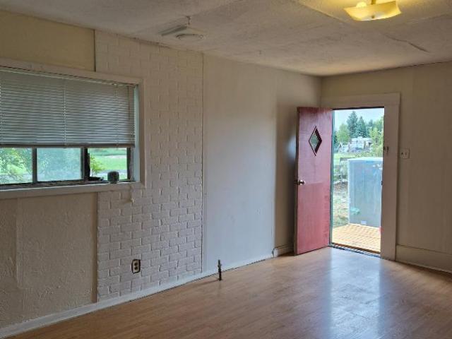 2 Br, 1 bath, Single Family 665 Greenleaf