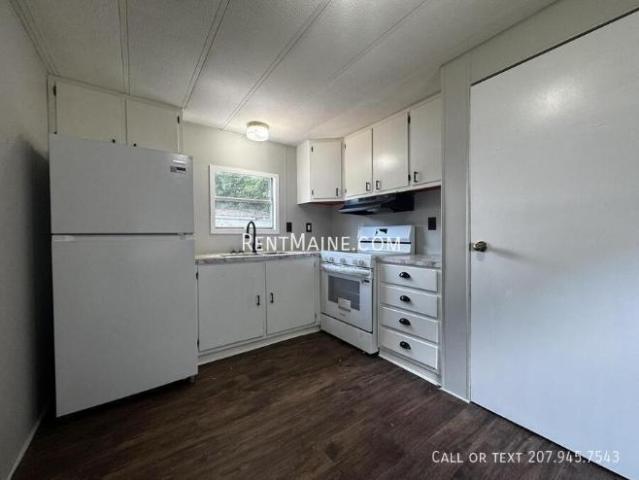 2 Br, 1 bath, Single Family 670 Benton Ave