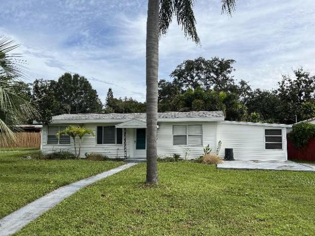 2 Br, 1 bath, Single Family 6771 Park Street South