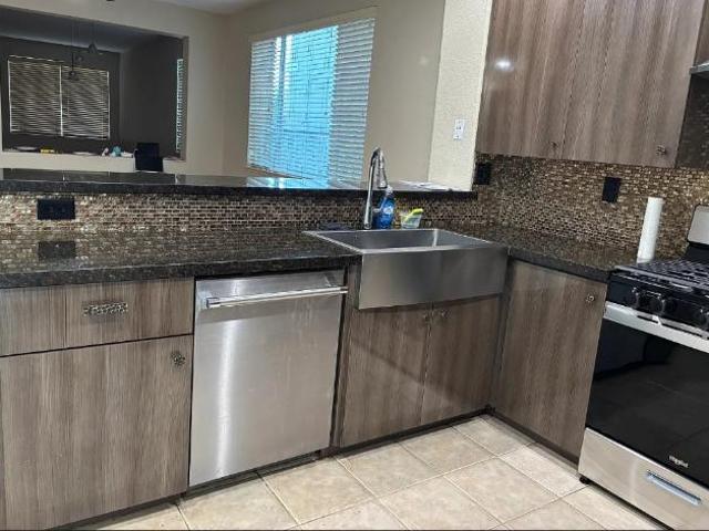 2 Br, 1 bath, Single Family 6789 Brook Falls Cir