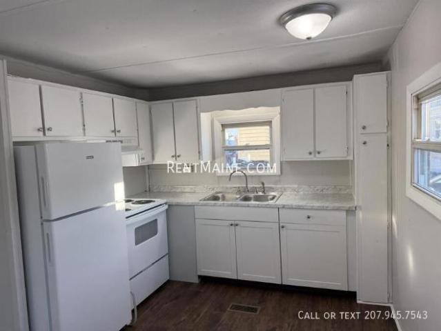 2 Br, 1 bath, Single Family 681 Main Rd N