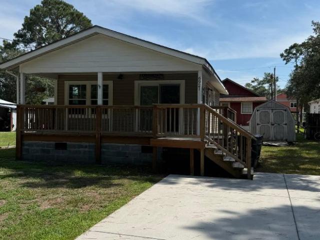 2 Br, 1 bath, Single Family 6921 Pearl St