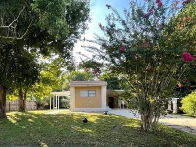 2 Br, 1 bath, Single Family 6954 Pompeii Rd