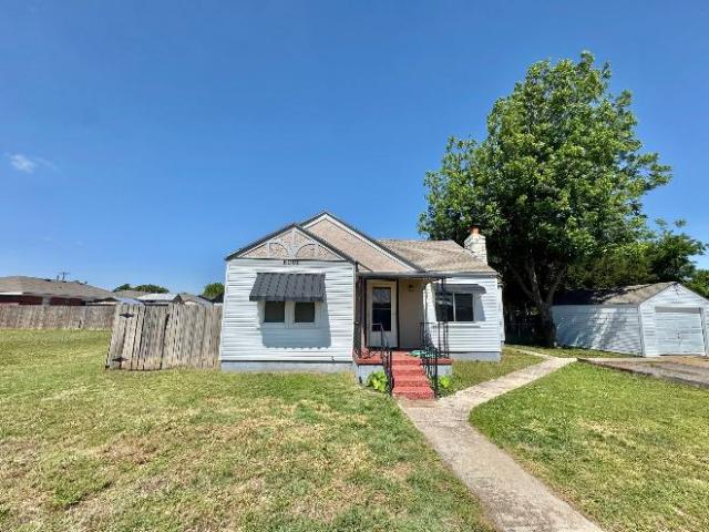 2 Br, 1 bath, Single Family 6005 NW 32nd St