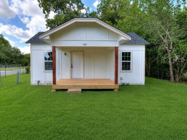 2 Br, 1 bath, Single Family 601 Se 35th St