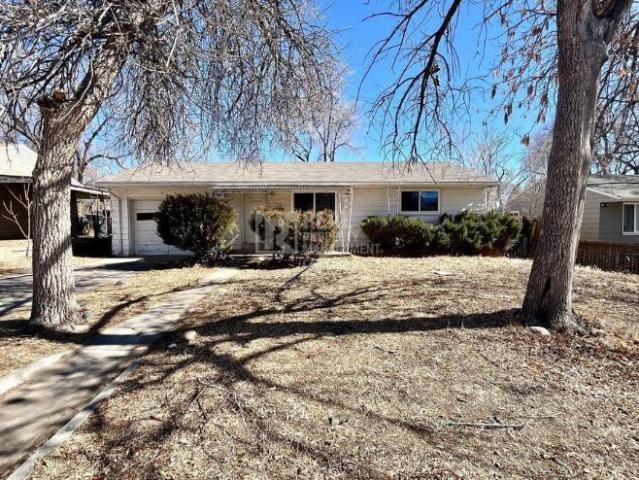 2 Br, 1 bath, Single Family 609 Manitoba Dr