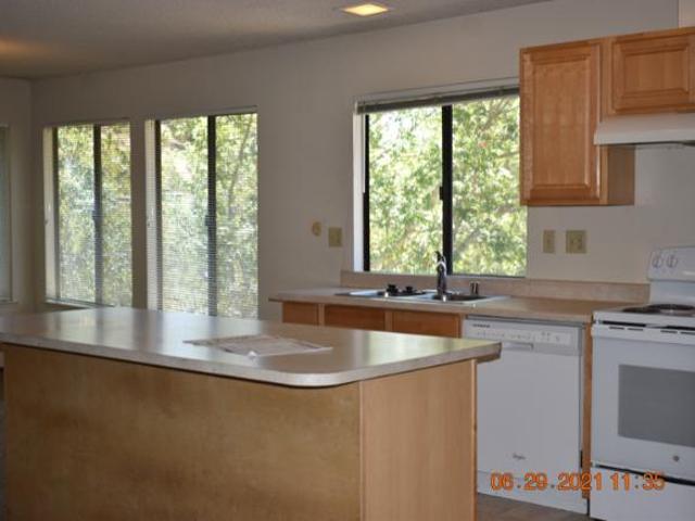 2 Br, 1 bath, Single Family 60 Shannon Ct