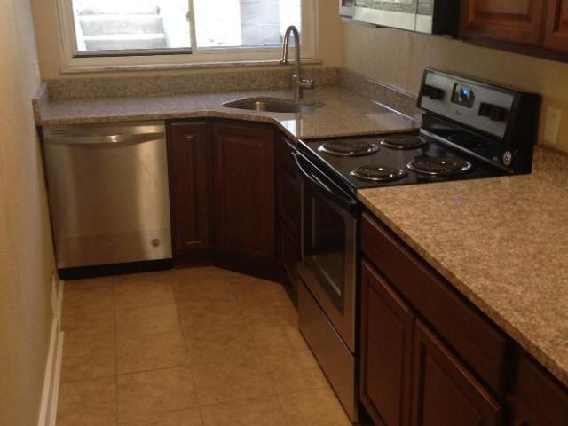 2 Br, 1 bath, Single Family 611 Southern Avenue