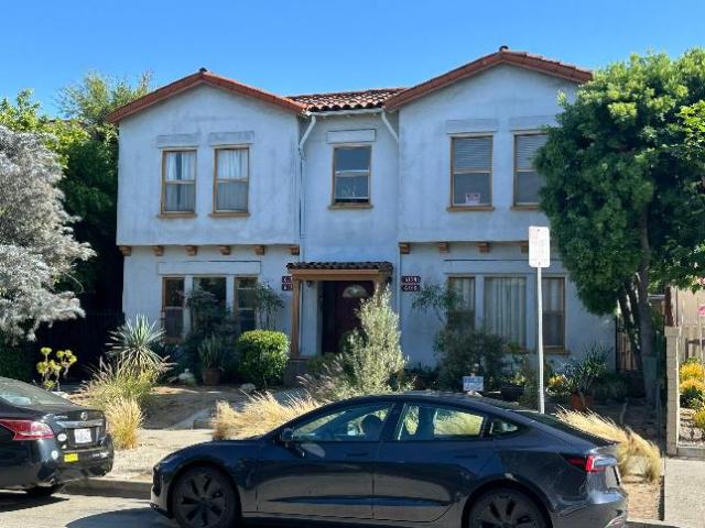2 Br, 1 bath, Single Family 6138 1/2 Saturn St