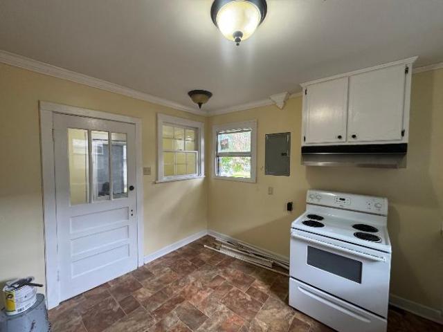 2 Br, 1 bath, Single Family 617 West Market Street