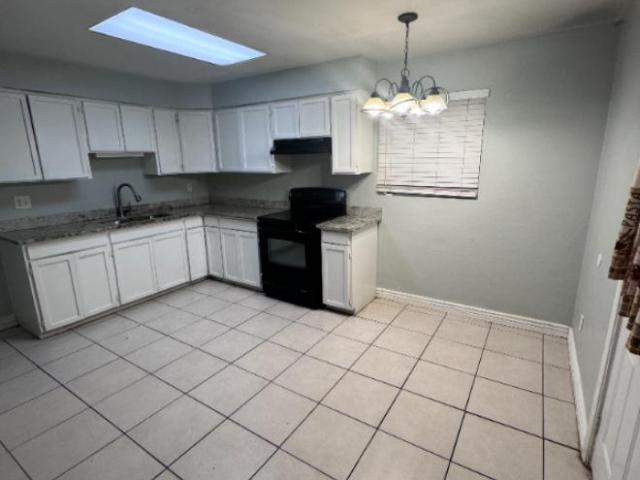 2 Br, 1 bath, Single Family 6144 N 35th Dr