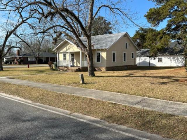 2 Br, 1 bath, Single Family 614 S Tillman St