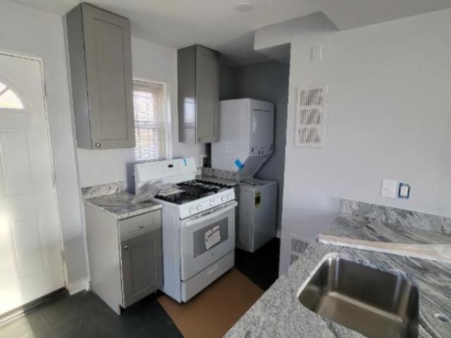 2 Br, 1 bath, Single Family 619 71st Ave