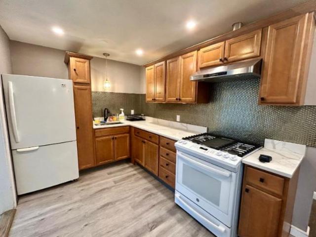 2 Br, 1 bath, Single Family 61 Blackstone Rd