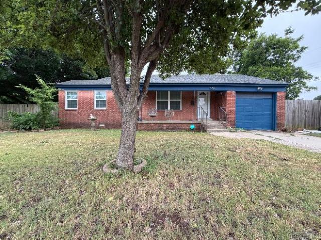 2 Br, 1 bath, Single Family 620 SW 50th St