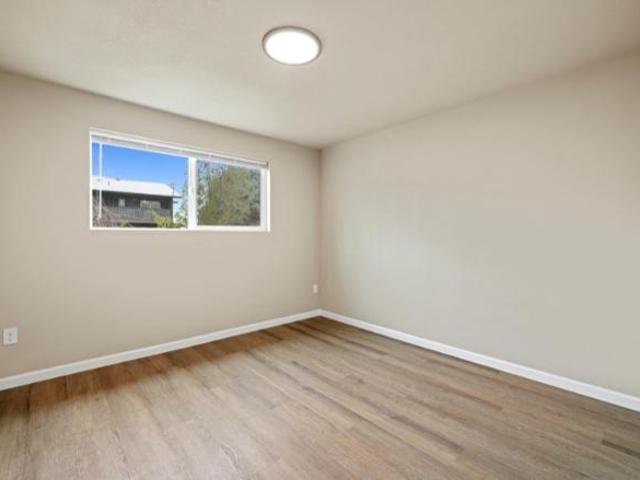2 Br, 1 bath, Single Family 627 N Tweedt St