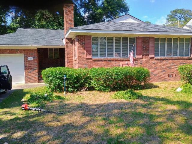 2 Br, 1 bath, Single Family 626 Columbus Dr