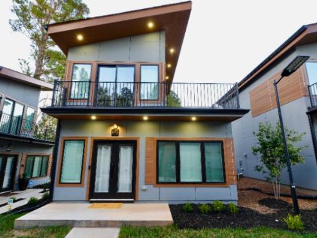2 Br, 1 bath, Single Family 6305 Shannon Pkwy