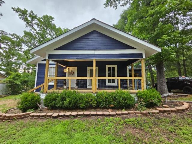 2 Br, 1 bath, Single Family 630 Worth St