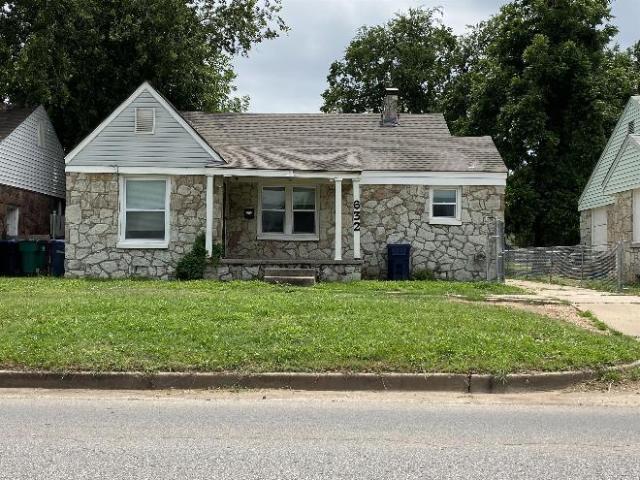 2 Br, 1 bath, Single Family 632 Southwest 44th Street