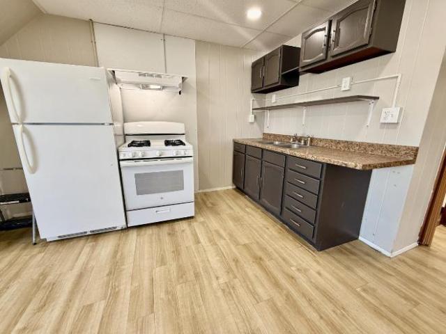 2 Br, 1 bath, Single Family 635 3rd Ave