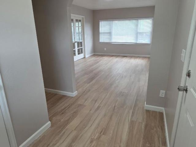 2 Br, 1 bath, Single Family 7405 Ralston Rd