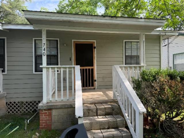 2 Br, 1 bath, Single Family 740 Preston St