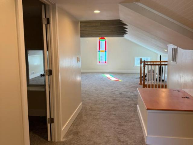 2 Br, 1 bath, Single Family 7601 Hamilton Ave