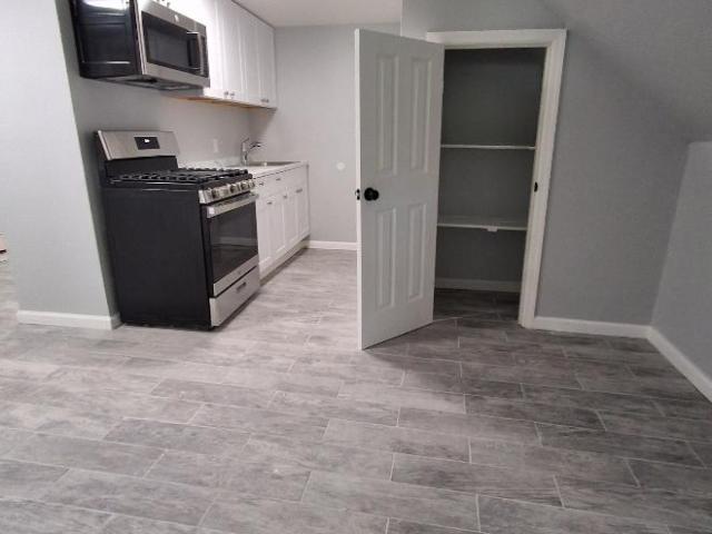 2 Br, 1 bath, Single Family 77 Winans Ave
