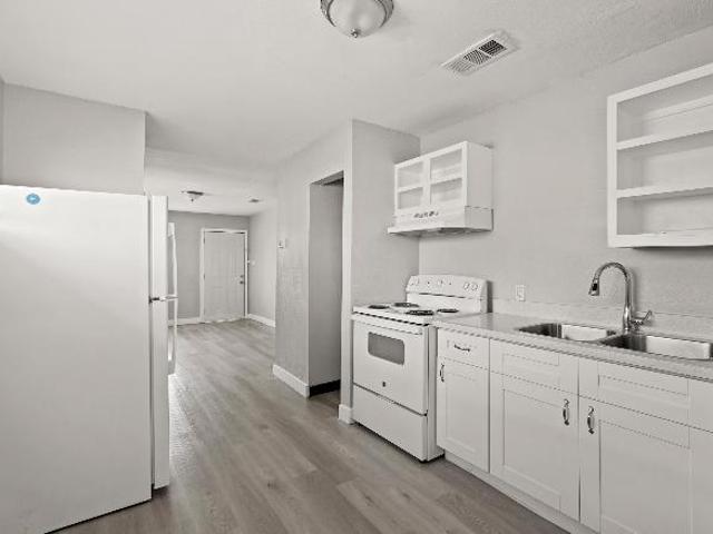 2 Br, 1 bath, Single Family 7815 Glass Street