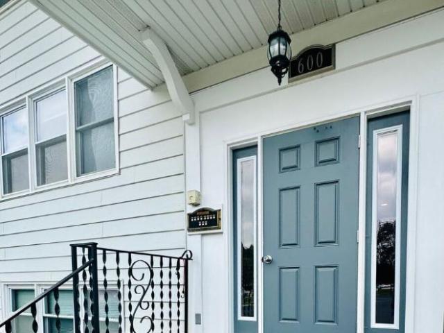 2 Br, 1 bath, Single Family 700 Whitman Street