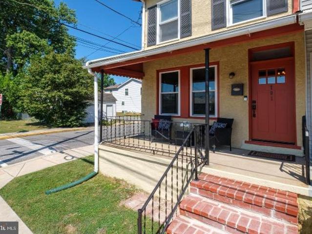 2 Br, 1 bath, Single Family 701 E Barnard St