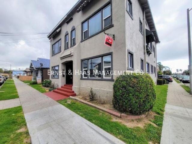 2 Br, 1 bath, Single Family 702 E Burnett St