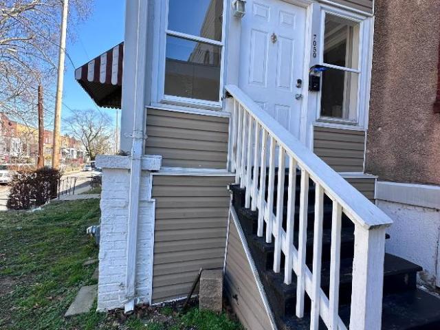 2 Br, 1 bath, Single Family 7050 Clinton Rd