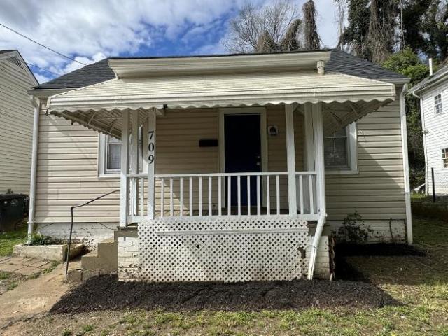 2 Br, 1 bath, Single Family 709 Jackson Street