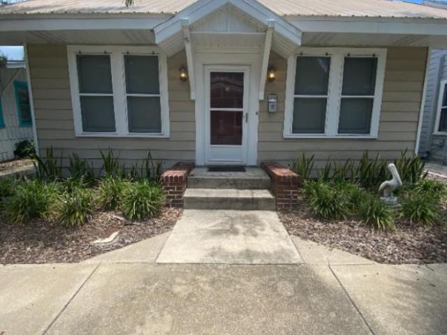2 Br, 1 bath, Single Family 714 S Bungalow Ter