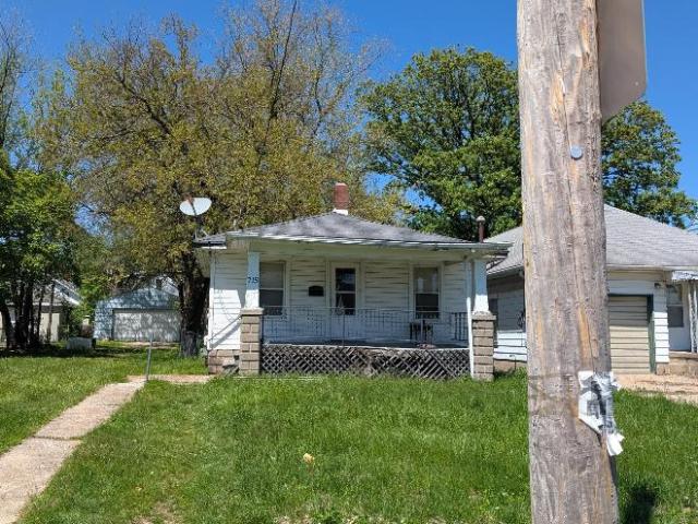 2 Br, 1 bath, Single Family 715 W Thrush Ave