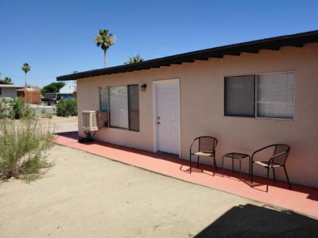 2 Br, 1 bath, Single Family 71938 Gorgnio Drive