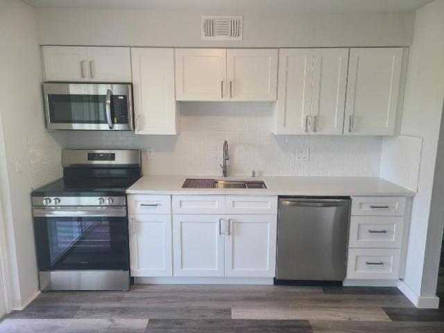 2 Br, 1 bath, Single Family 7196 68th Court North