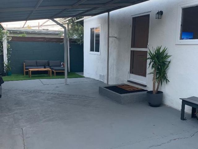 2 Br, 1 bath, Single Family 719 N Formosa Ave