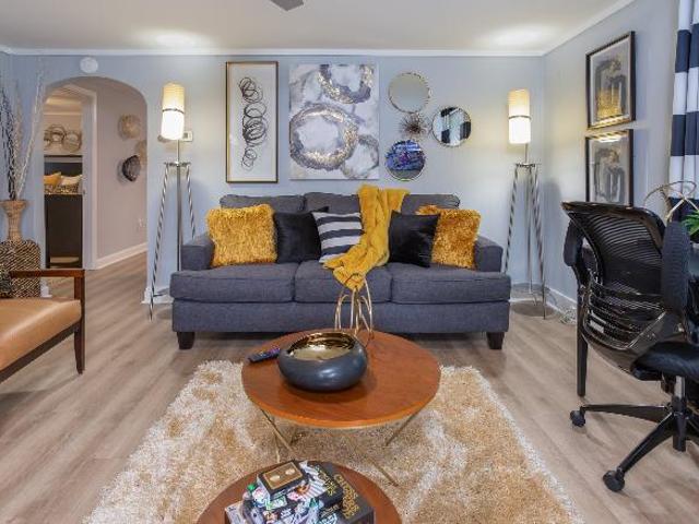 2 Br, 1 bath, Single Family 723 W Mckinley St