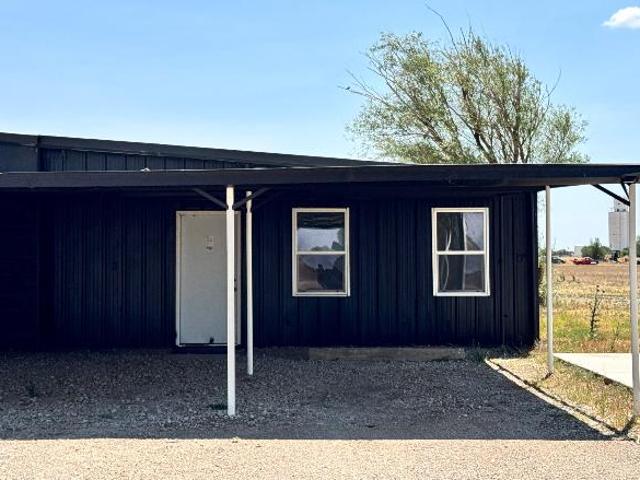 2 Br, 1 bath, Single Family 7212 North Cr 3300