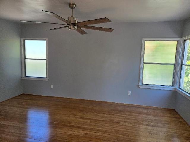2 Br, 1 bath, Single Family 7316 Owensmouth Ave