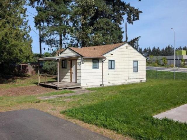 2 Br, 1 bath, Single Family 731 NE 185th Street